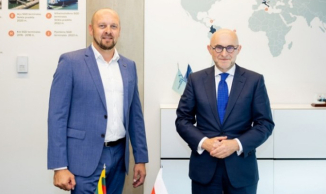 Sempra CEO Martin talks LNG challenges, energy transition - Globuc